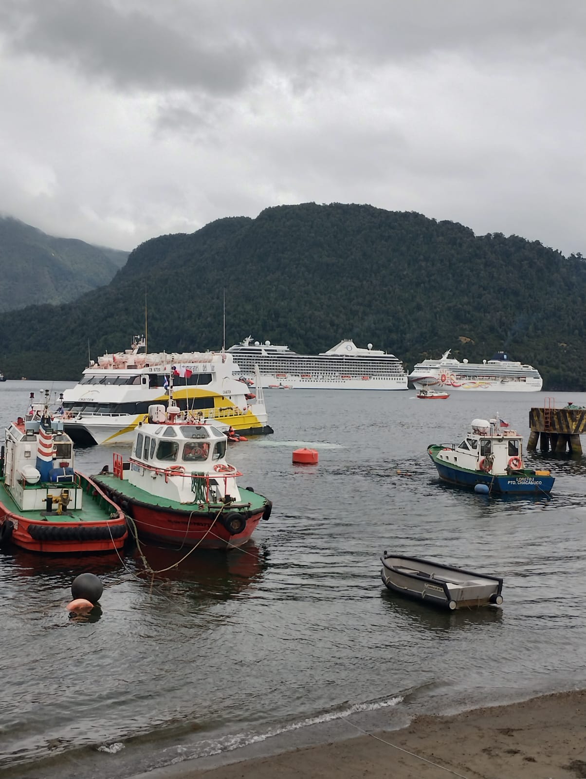 Emporcha atiende más de 3 mil pasajeros durante recalada doble de ...